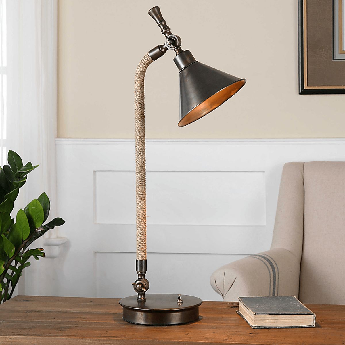 Alanton Cay Bronze Brown,Yellow Table Lamp | Rooms to Go