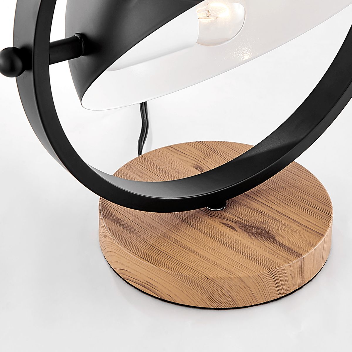 Ancroft Circle Black Table Lamp | Rooms to Go