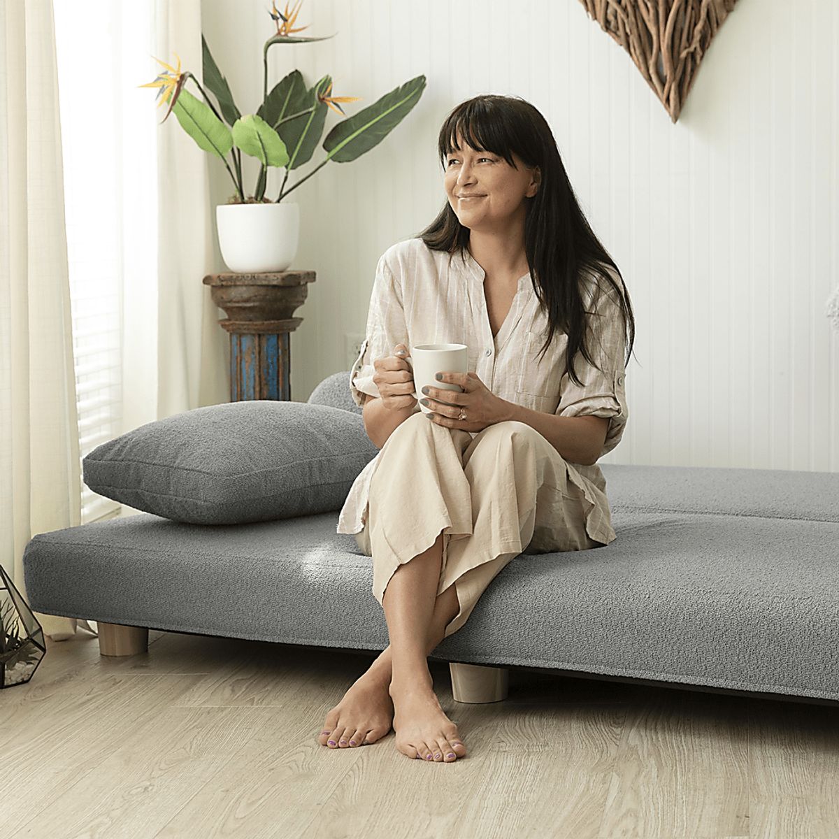 Ashebank Dark Gray Boucle Fold-Out Queen Daybed | Rooms to Go