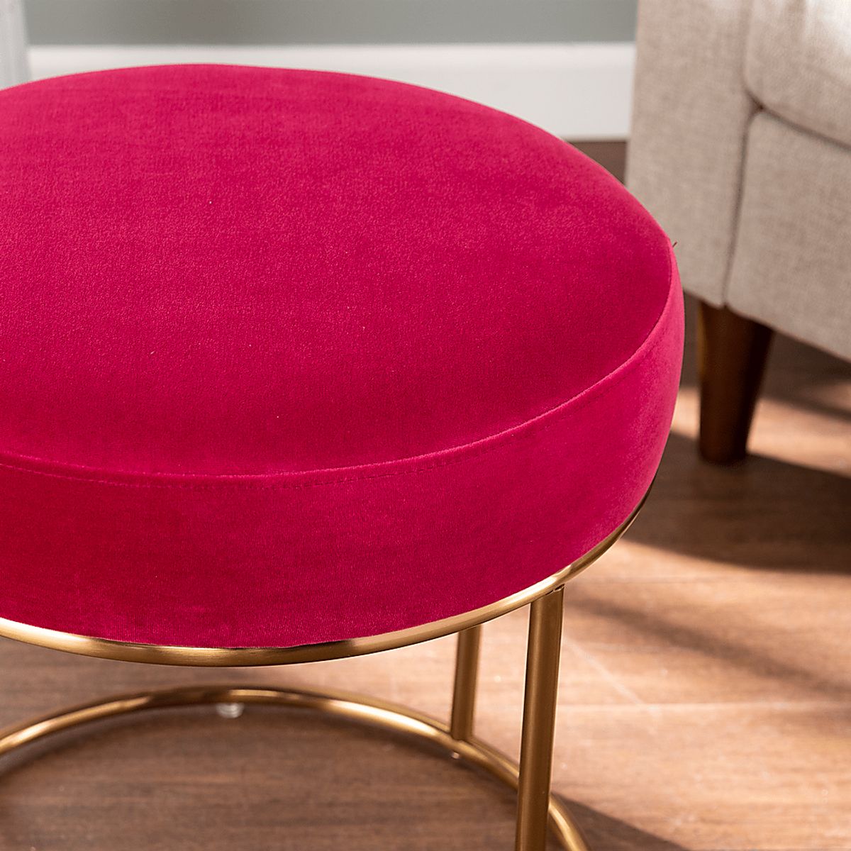 Atdoann Pink Velvet Plush Ottoman | Rooms to Go