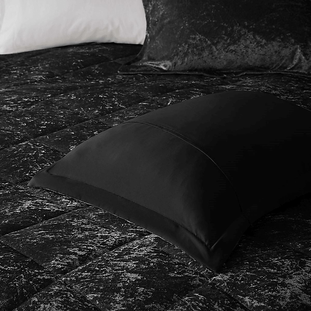 Bajaro Black King Comforter Set Rooms To Go