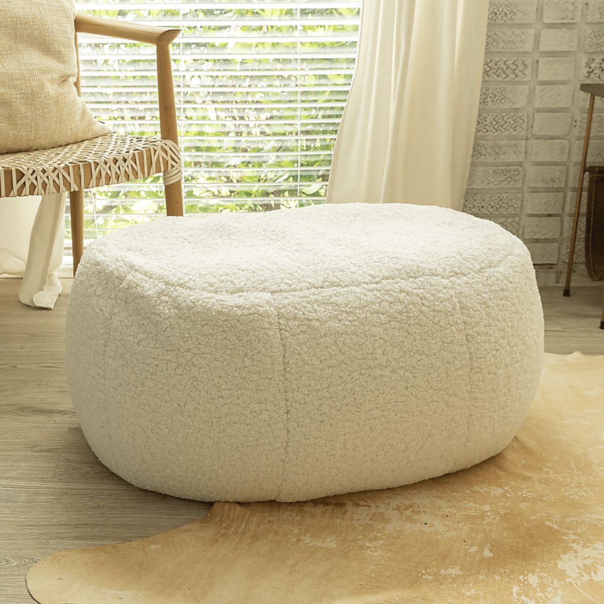 Bansqa II White Polyester Fabric Poufs | Rooms to Go