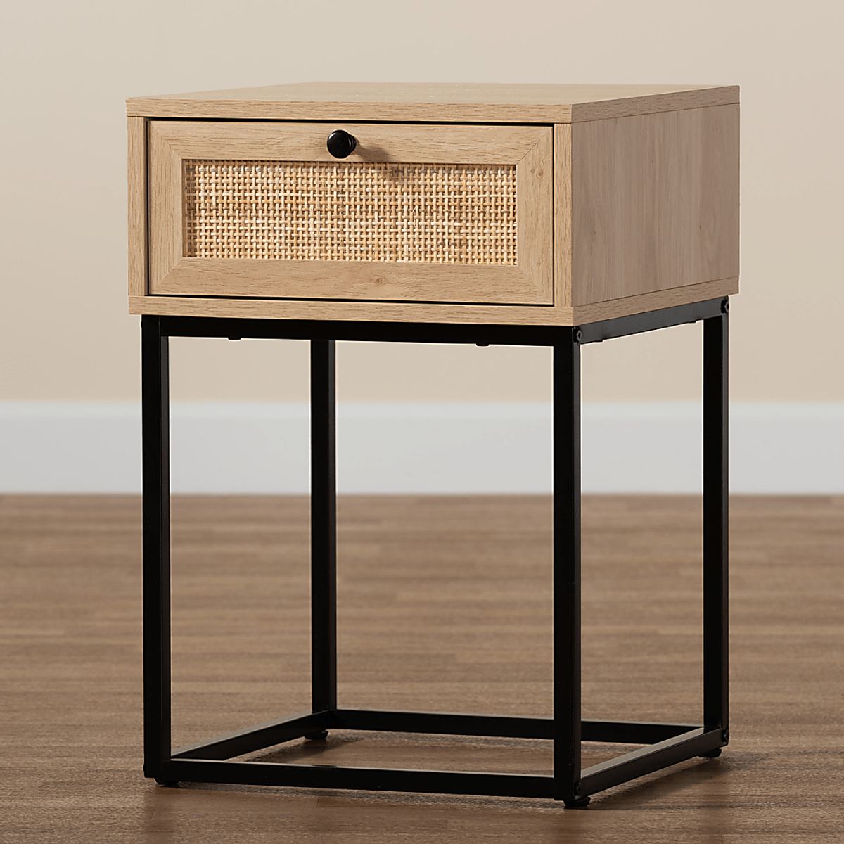Baylite Brown Nightstand | Rooms to Go