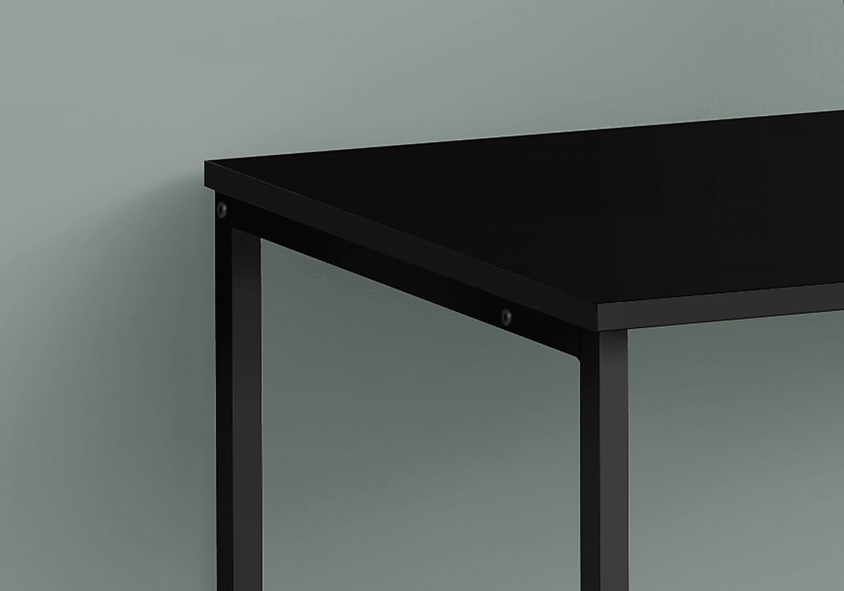 Berwicke Black Black,Colors Desk | Rooms to Go
