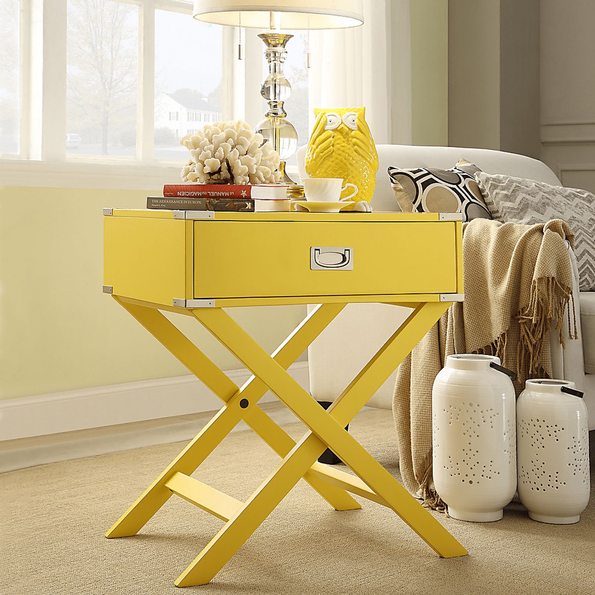 Bowen Yellow Colors Accent Table | Rooms to Go