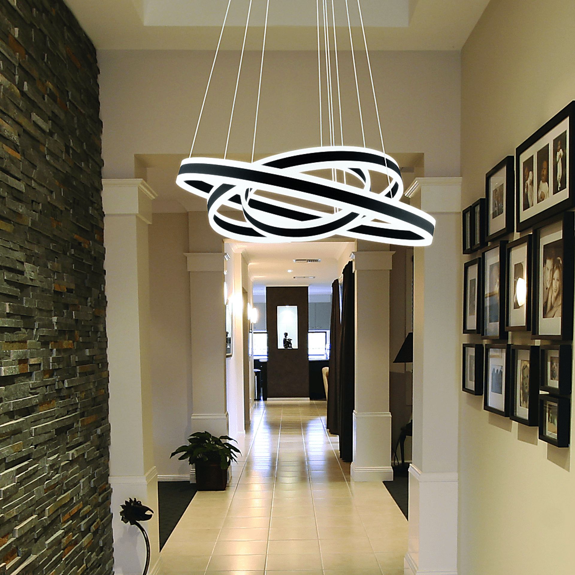 Braniff Place Black Chandelier | Rooms to Go