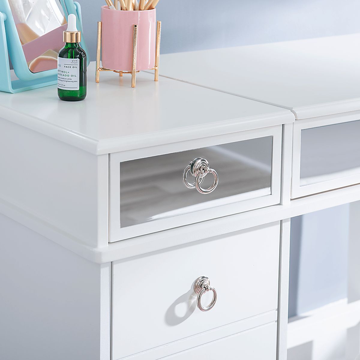 Bream White Colors,White Vanity | Rooms to Go
