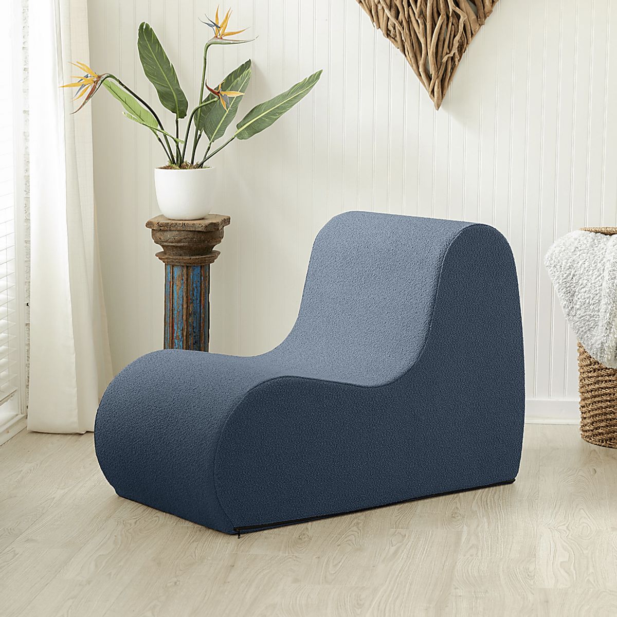 Brumley Navy Blue Boucle Accent Chair | Rooms to Go