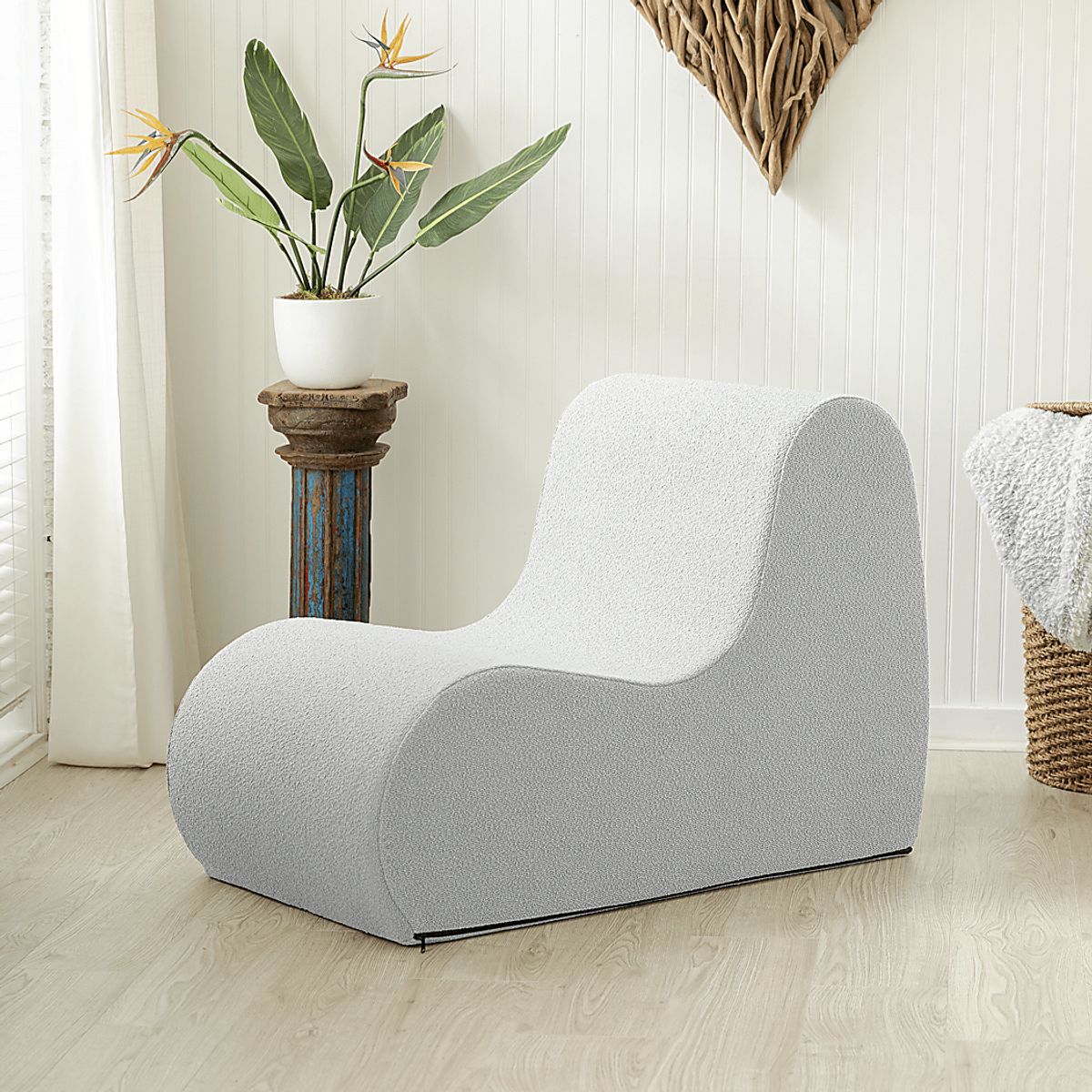 Brumley Silver Gray Boucle Accent Chair | Rooms to Go