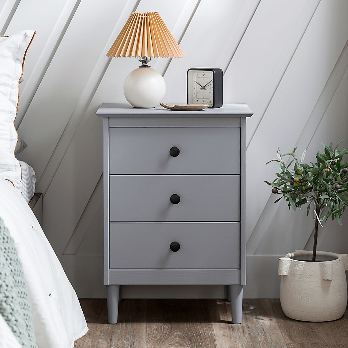 Cadmium Gray Nightstand | Rooms to Go