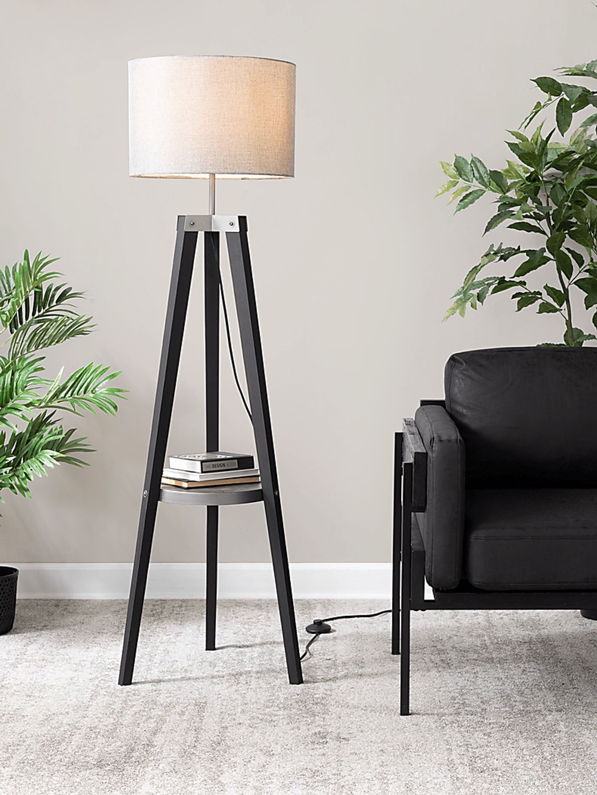 Capstan Court Black Floor Lamp | Rooms to Go