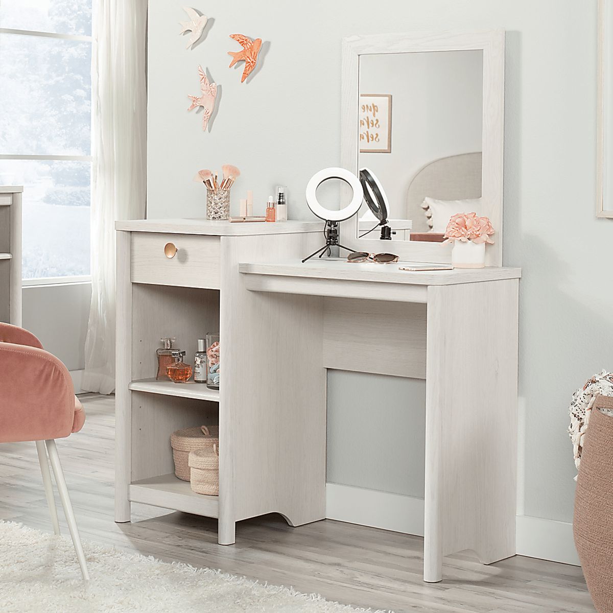 Carmell White Vanity | Rooms to Go