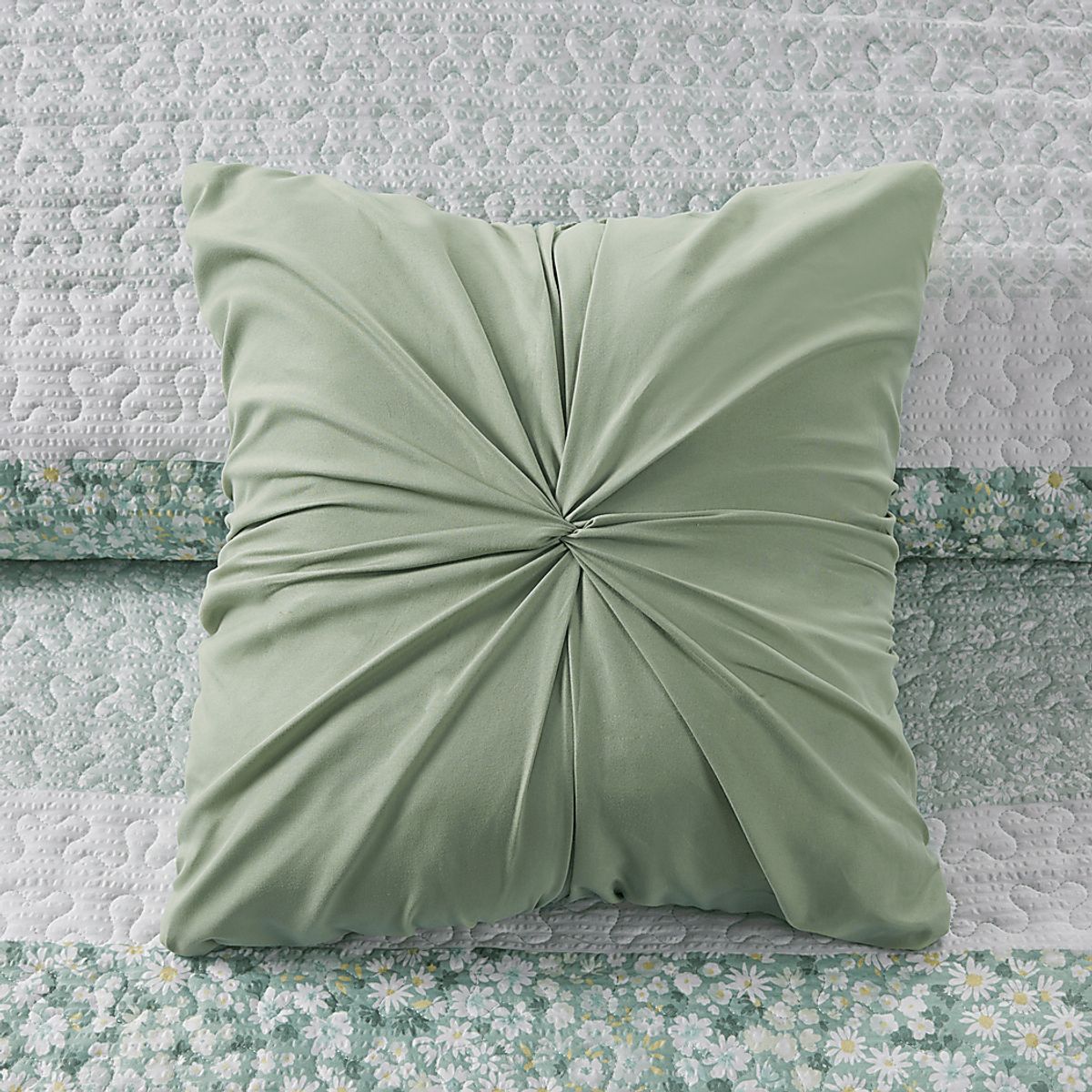 Chapote Green Polyester Fabric 4 Pc Full/Queen Quilt Set | Rooms to Go