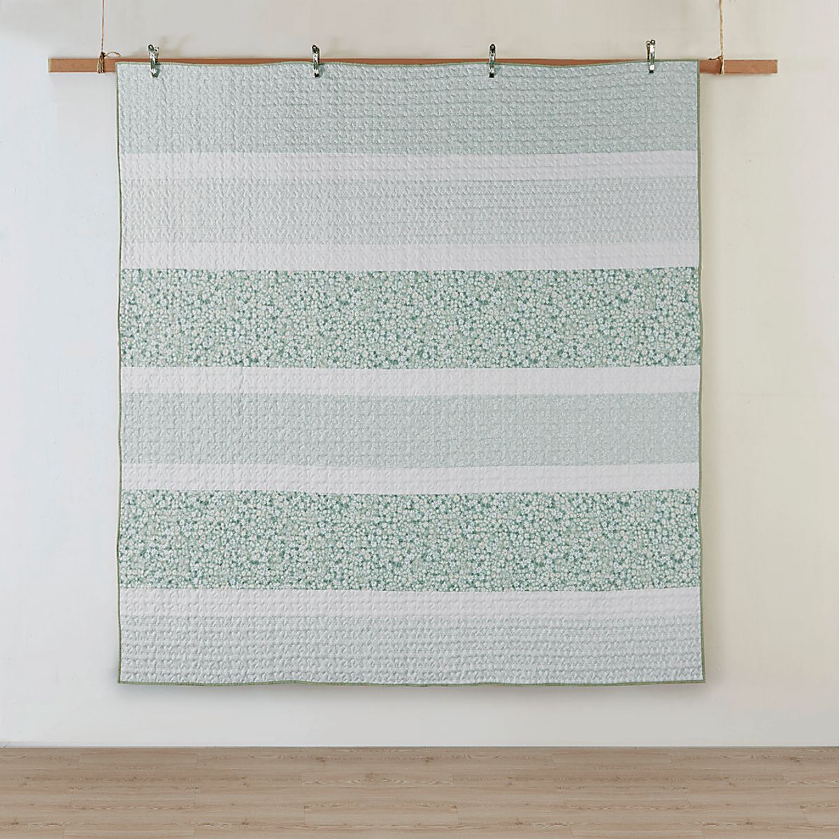 Chapote Green Polyester Fabric 4 Pc Full/Queen Quilt Set | Rooms to Go