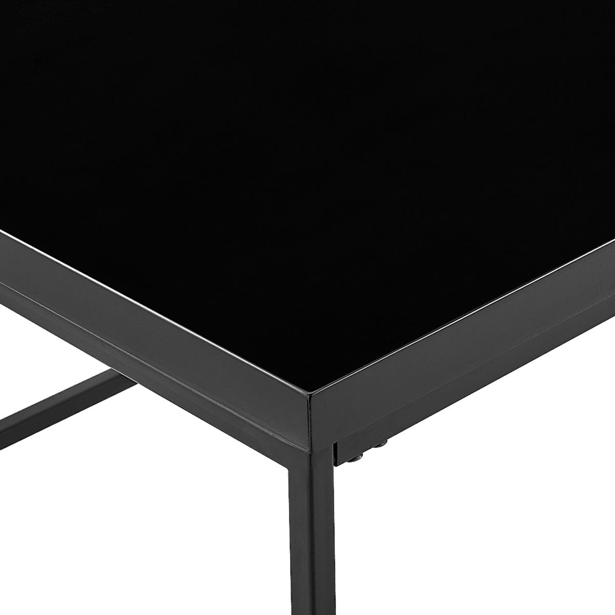 Clower Black Cocktail Table | Rooms to Go