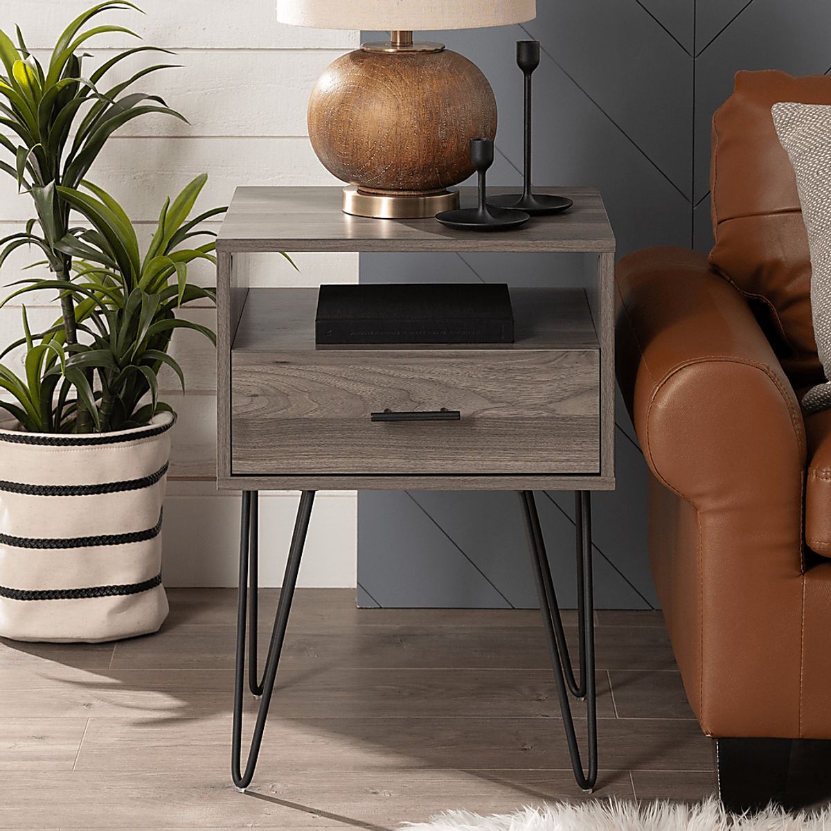 Clyburn Gray Side Table | Rooms to Go