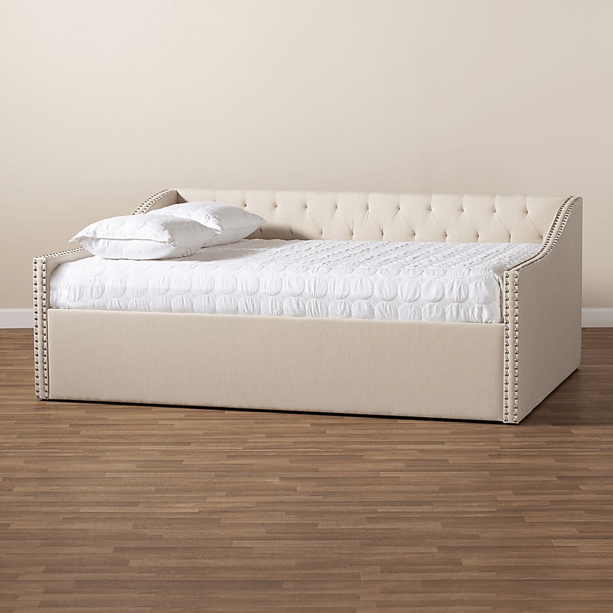 Copper Court Beige Colors,Light Wood,White Daybed | Rooms to Go