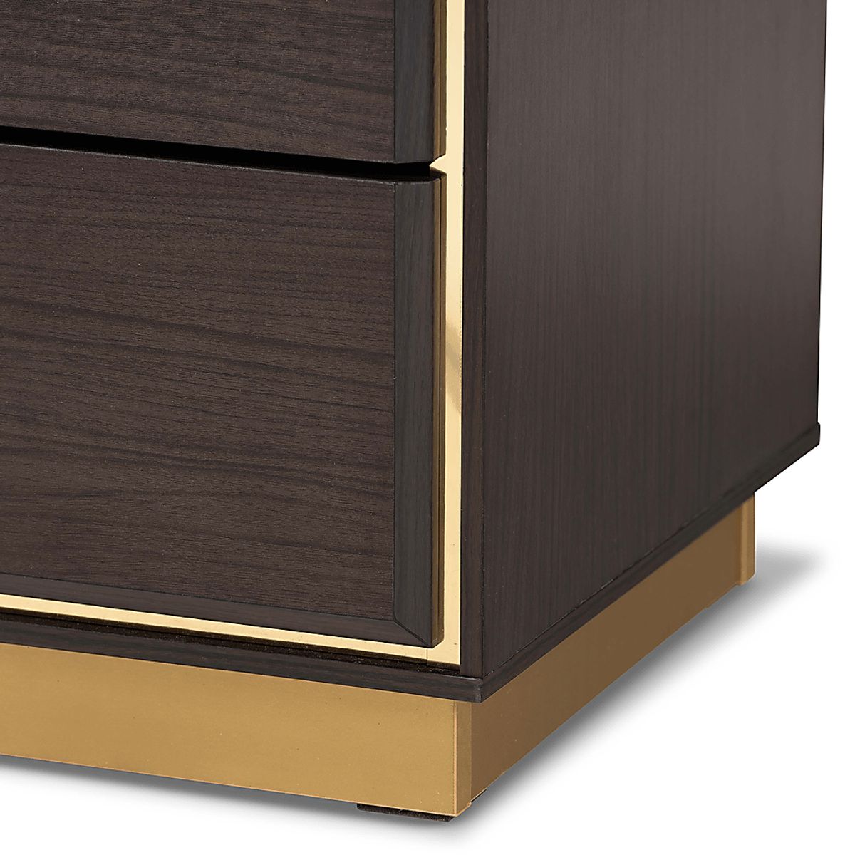 Corenna Espresso Dark Wood Dresser | Rooms to Go