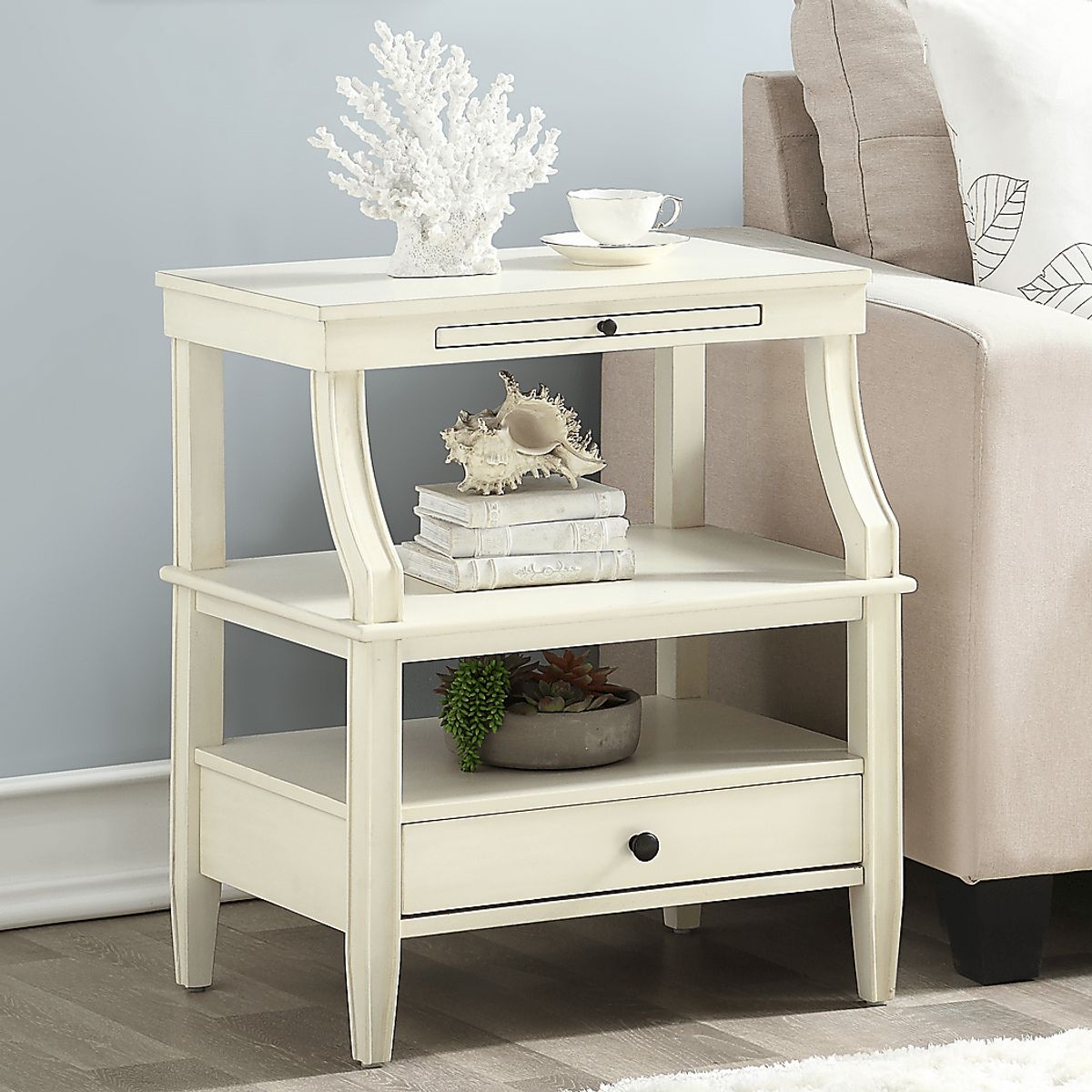 Creekglen White Colors,White End Table | Rooms to Go