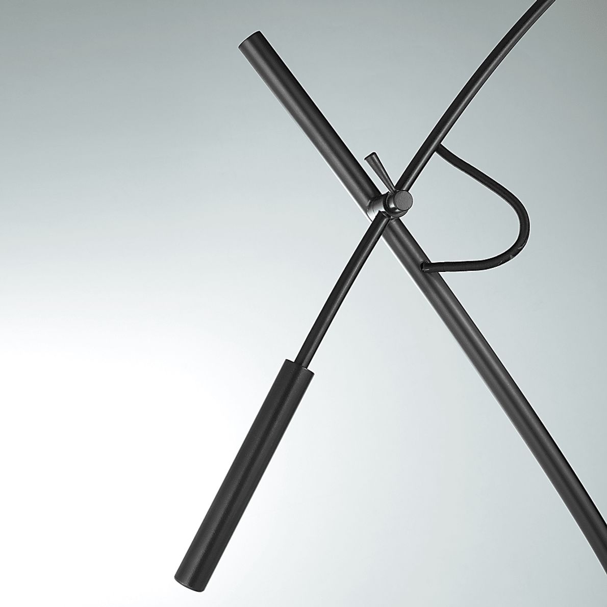 Curtner Court Black Floor Lamp - Rooms To Go