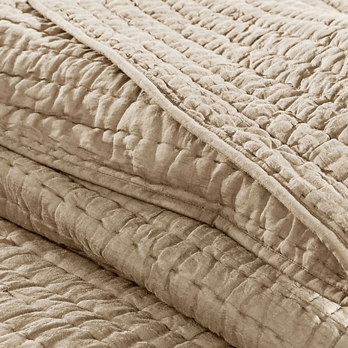 Dariox Beige 3 Pc King Quilt Set | Rooms to Go