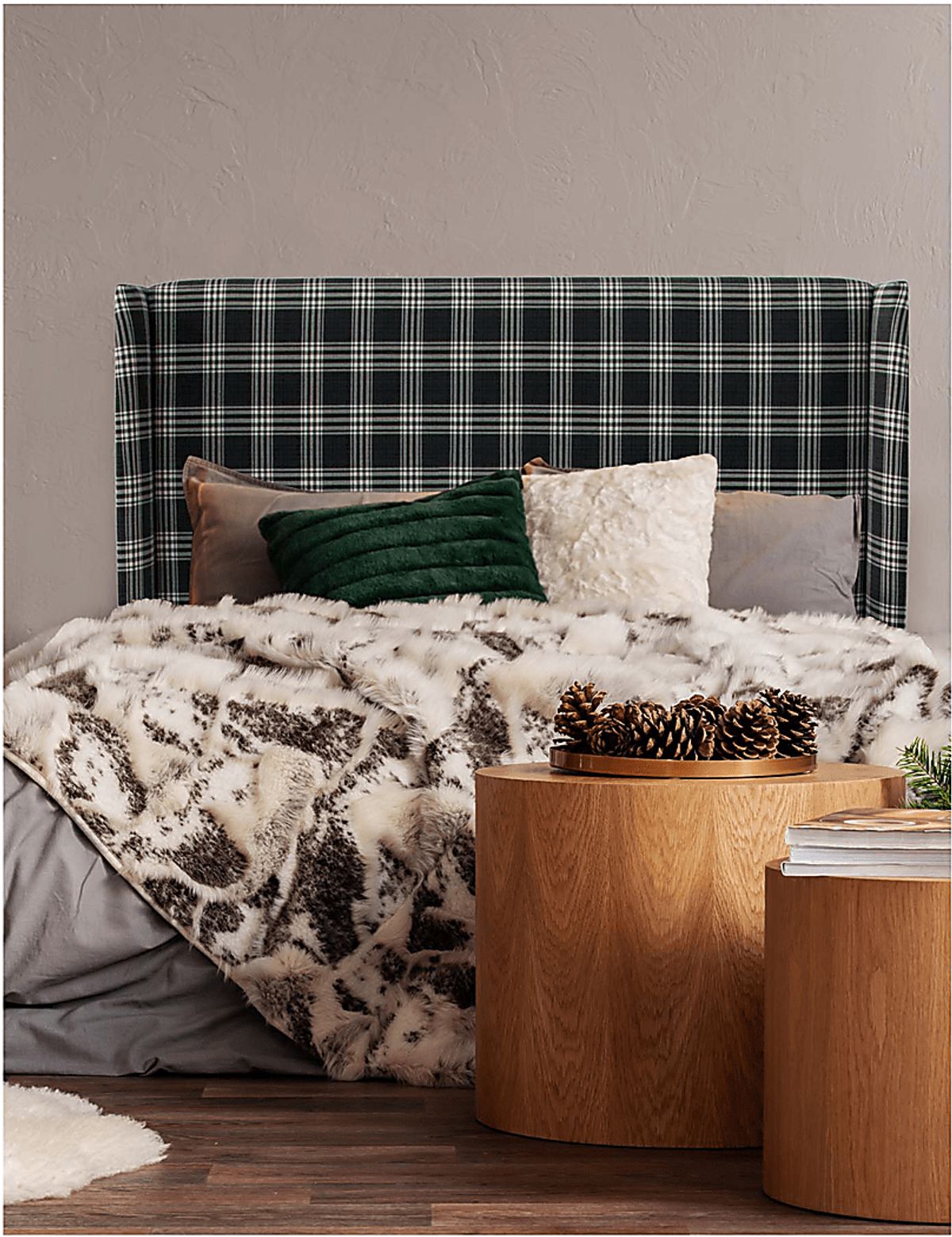 Delorna II Green Cotton Fabric Queen Headboard | Rooms to Go