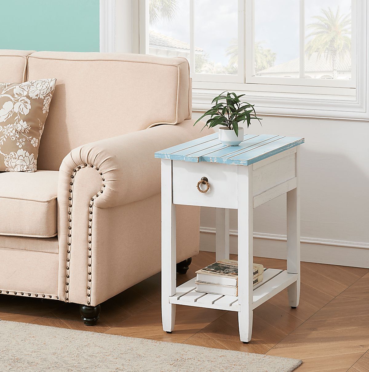 Delphera Teal Colors End Table | Rooms to Go