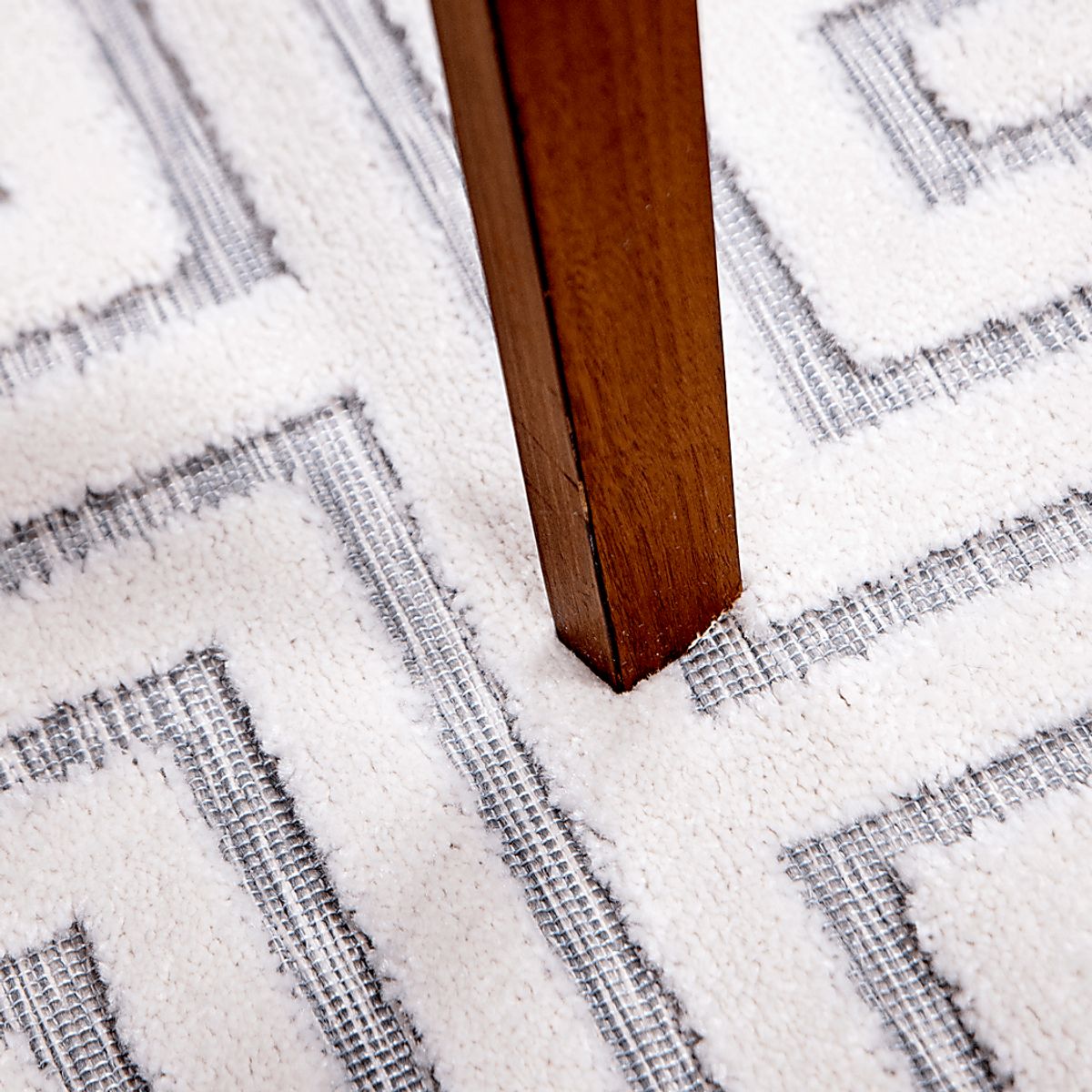 Denbigh White Polypropylene Fabric Rug | Rooms to Go