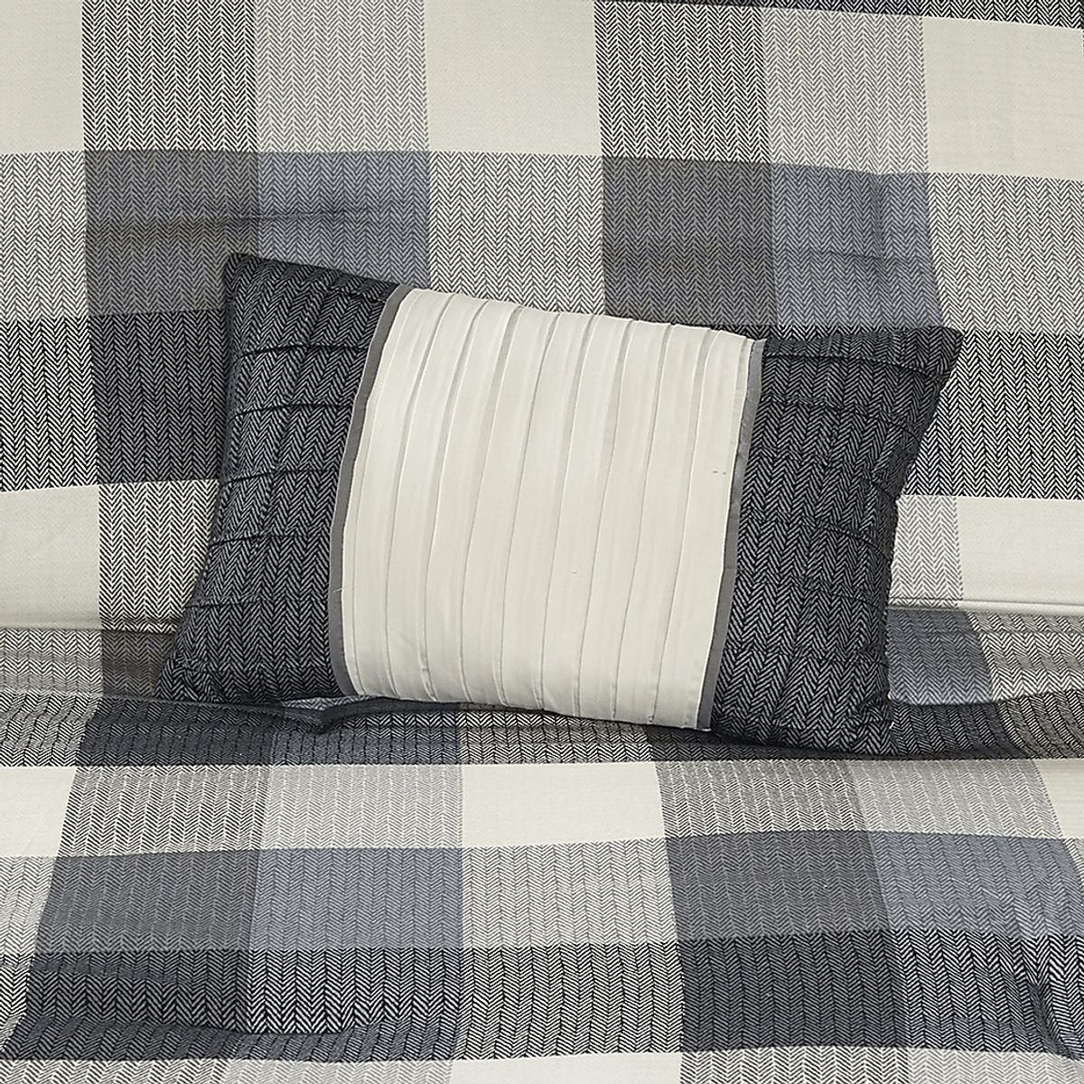 Dollahite Gray Polyester Fabric 7 Pc Queen Comforter Set | Rooms to Go