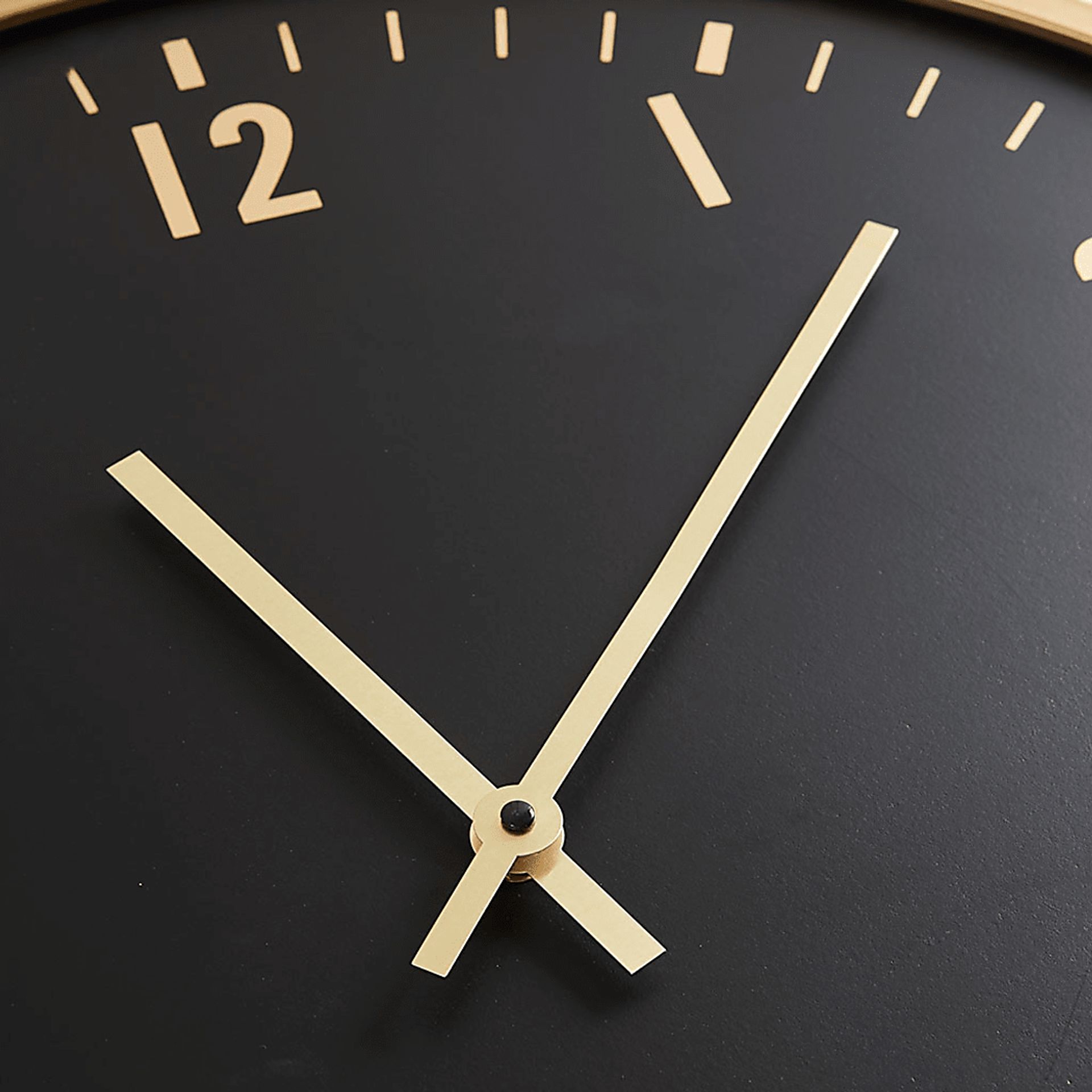 Elimi Clock | Rooms to Go