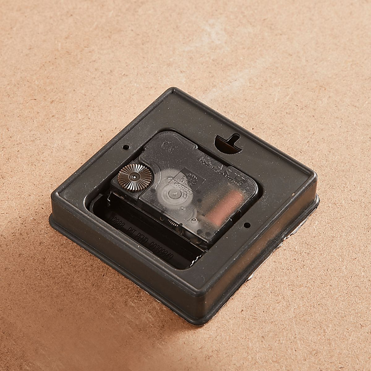 Elimi Clock | Rooms to Go