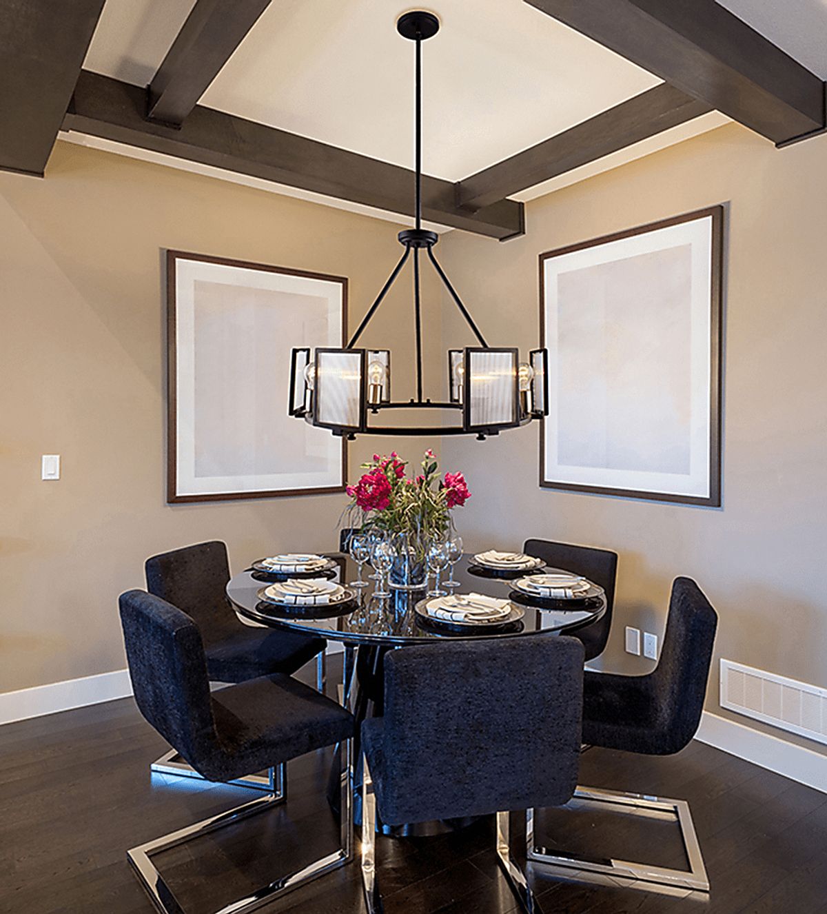 Feara Shade Black Chandelier | Rooms to Go
