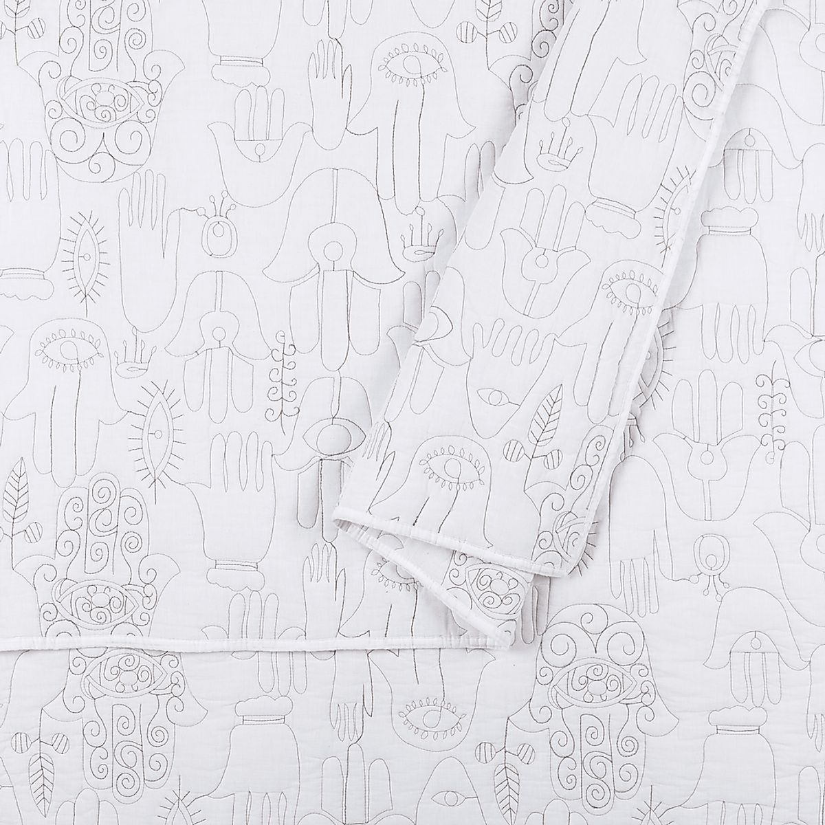 Flournoy White Cotton Fabric Full,Queen Quilt Set | Rooms to Go