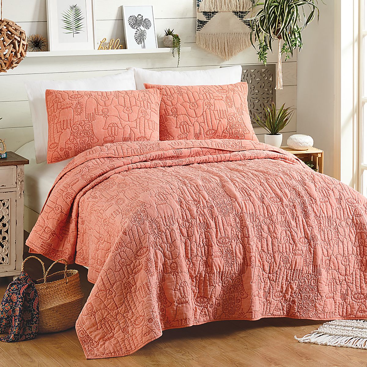 Flournoy Coral Orange Cotton Fabric Full,Queen Quilt Set | Rooms to Go
