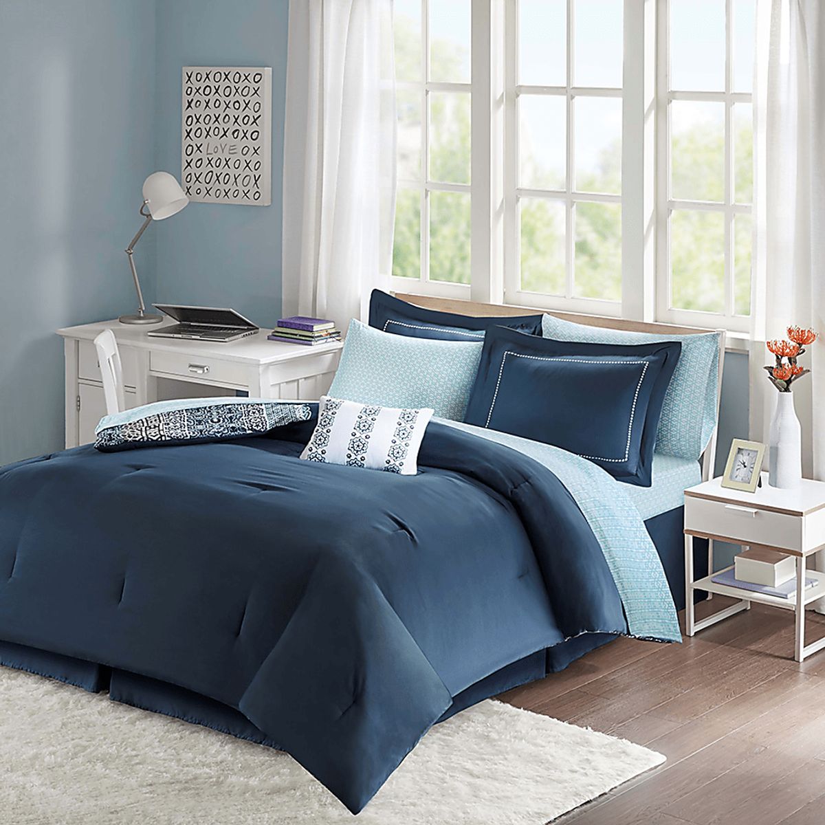 Gallaudet Blue Queen Comforter Set | Rooms to Go