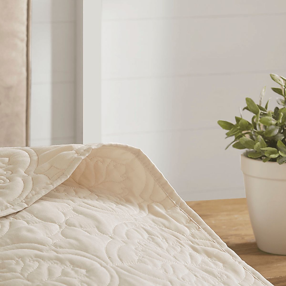 Gingerish Cream Beige Microfiber,Polyester Fabric,Microfiber 3 Pc Full ...
