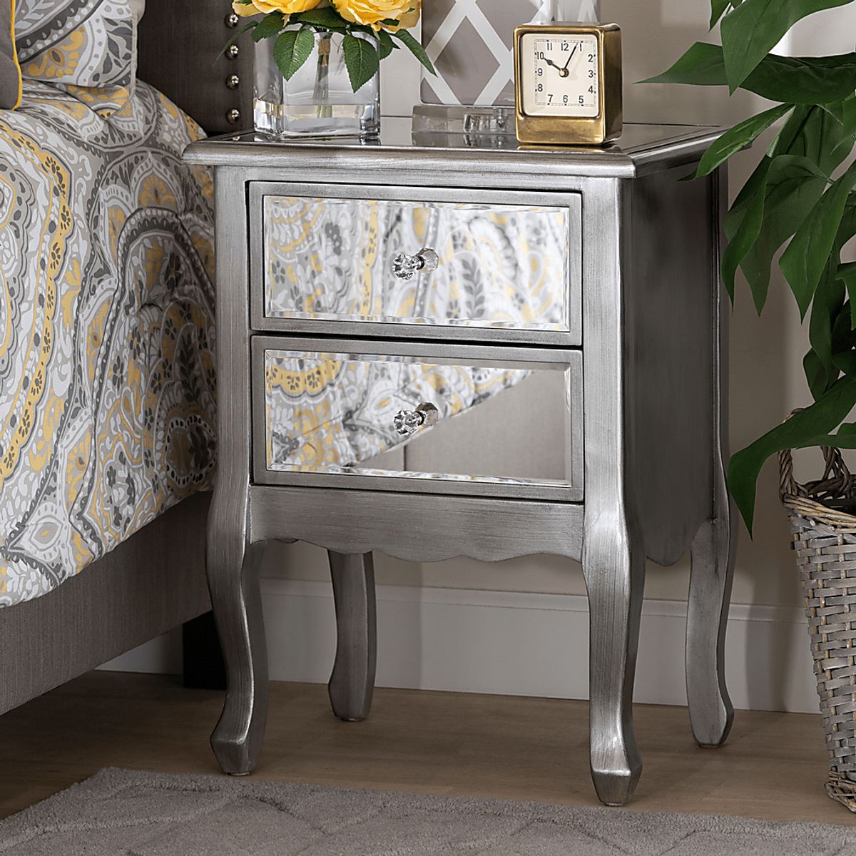 Glenrose Gray Nightstand | Rooms to Go