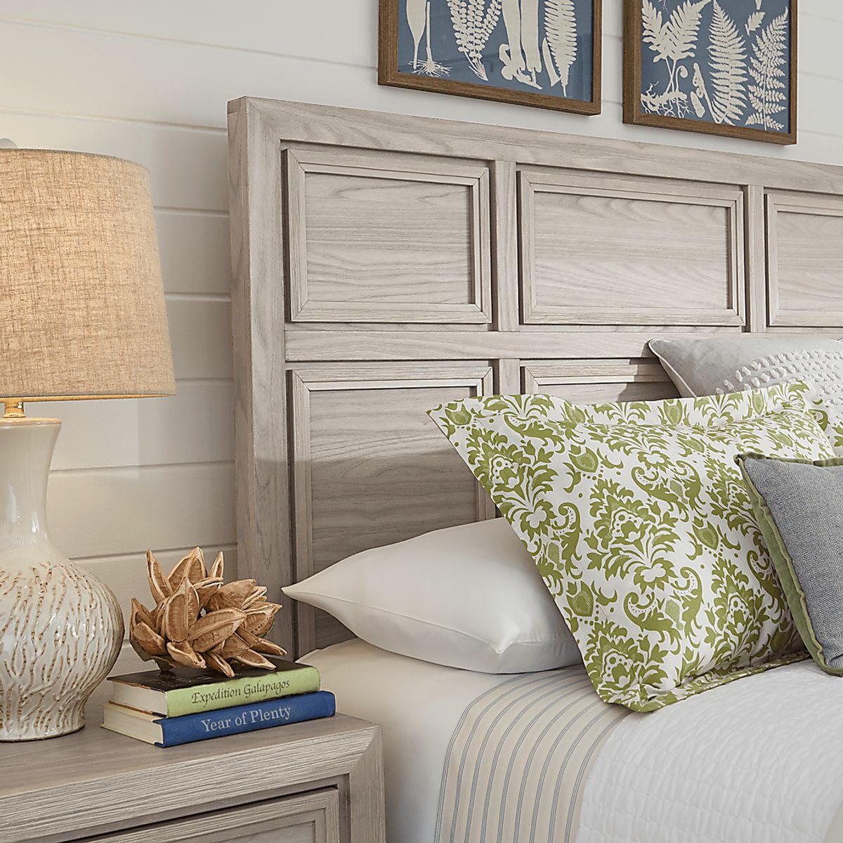 Hartney MILL 5 Pc Gray Queen Bedroom Set With 3 Pc Queen Bed, Dresser ...