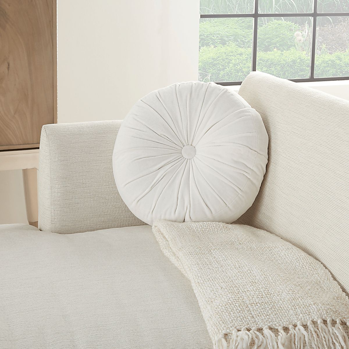 Helio Cream Beige Pillows | Rooms to Go