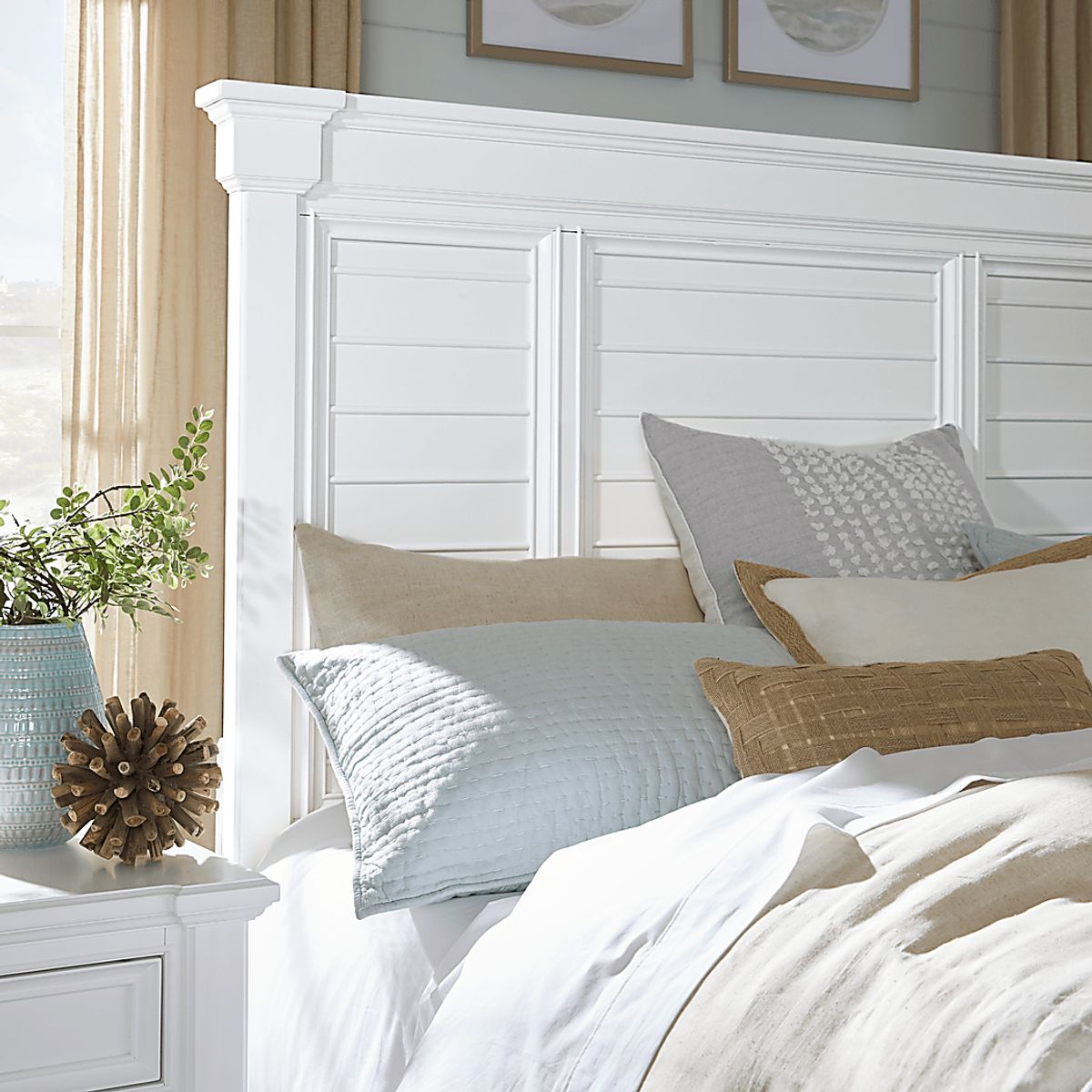 Hilton Head 5 Pc White Bedroom Set With 3 Pc King Panel Bed, Chest ...