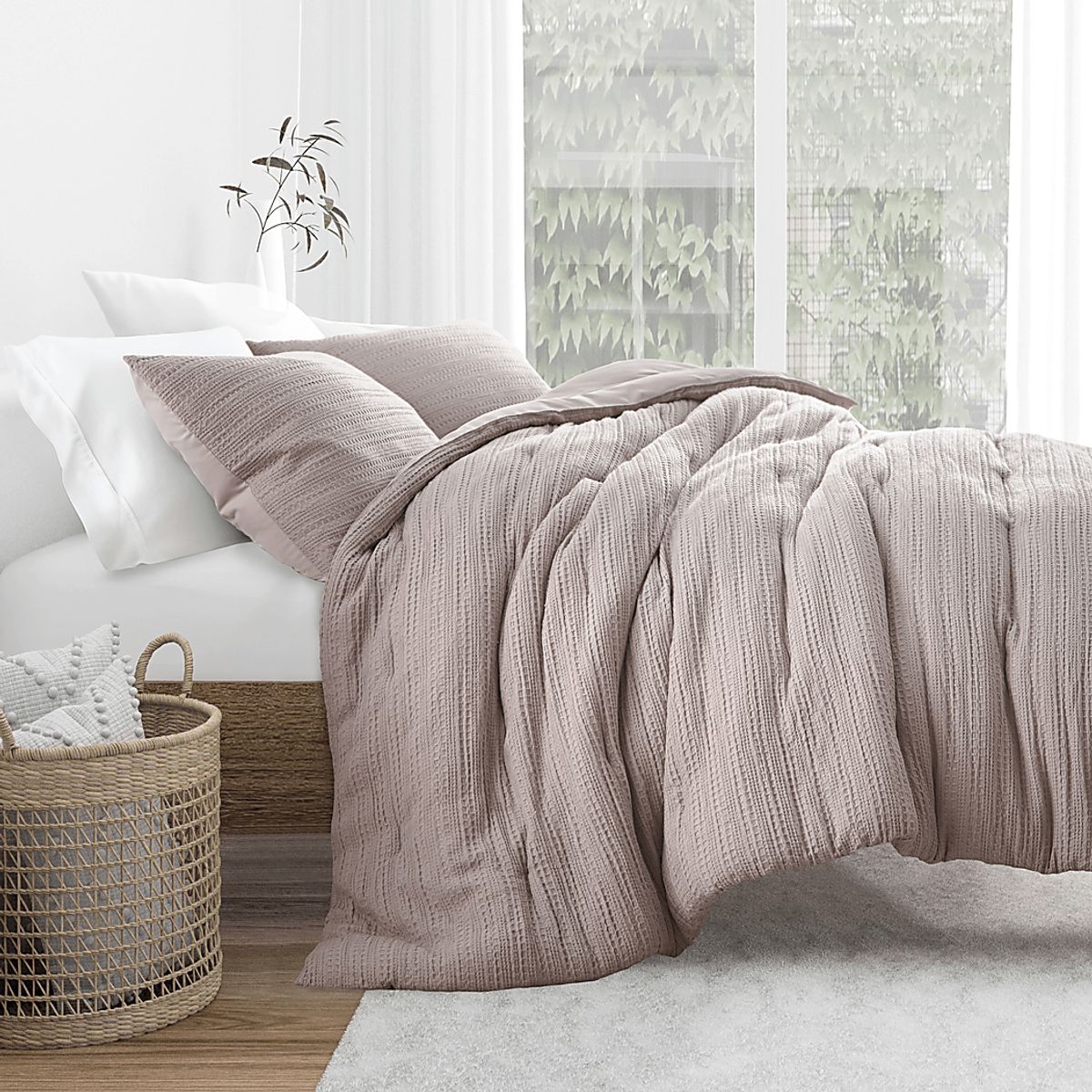 Hoplily Mauve Red Polyester Fabric 3 Pc Queen Quilt Set | Rooms to Go