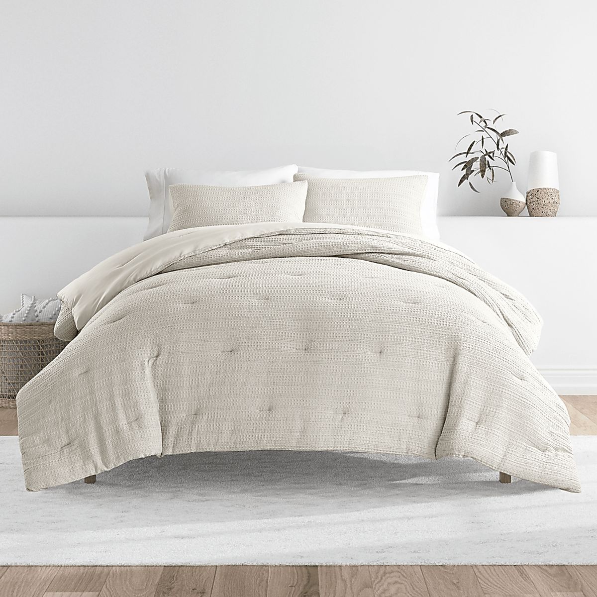 Hoplily Sand Beige Polyester Fabric 3 Pc King Quilt Set | Rooms to Go