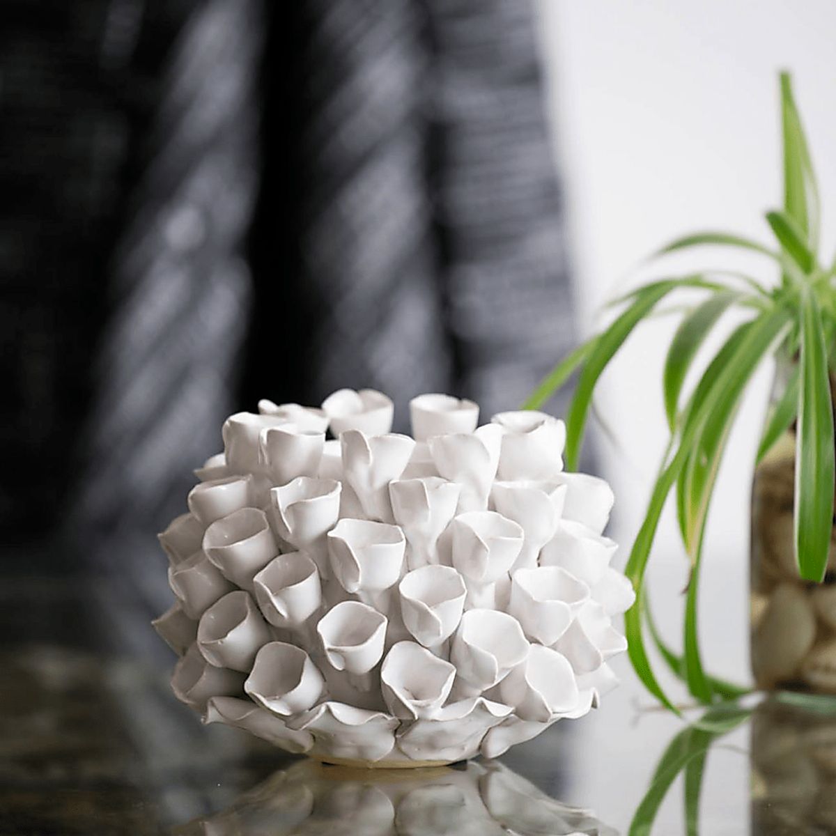 Idle Cay White Candle Holder | Rooms to Go