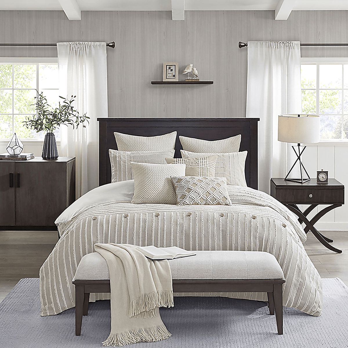 Jennix Ivory Beige King Comforter Set | Rooms to Go