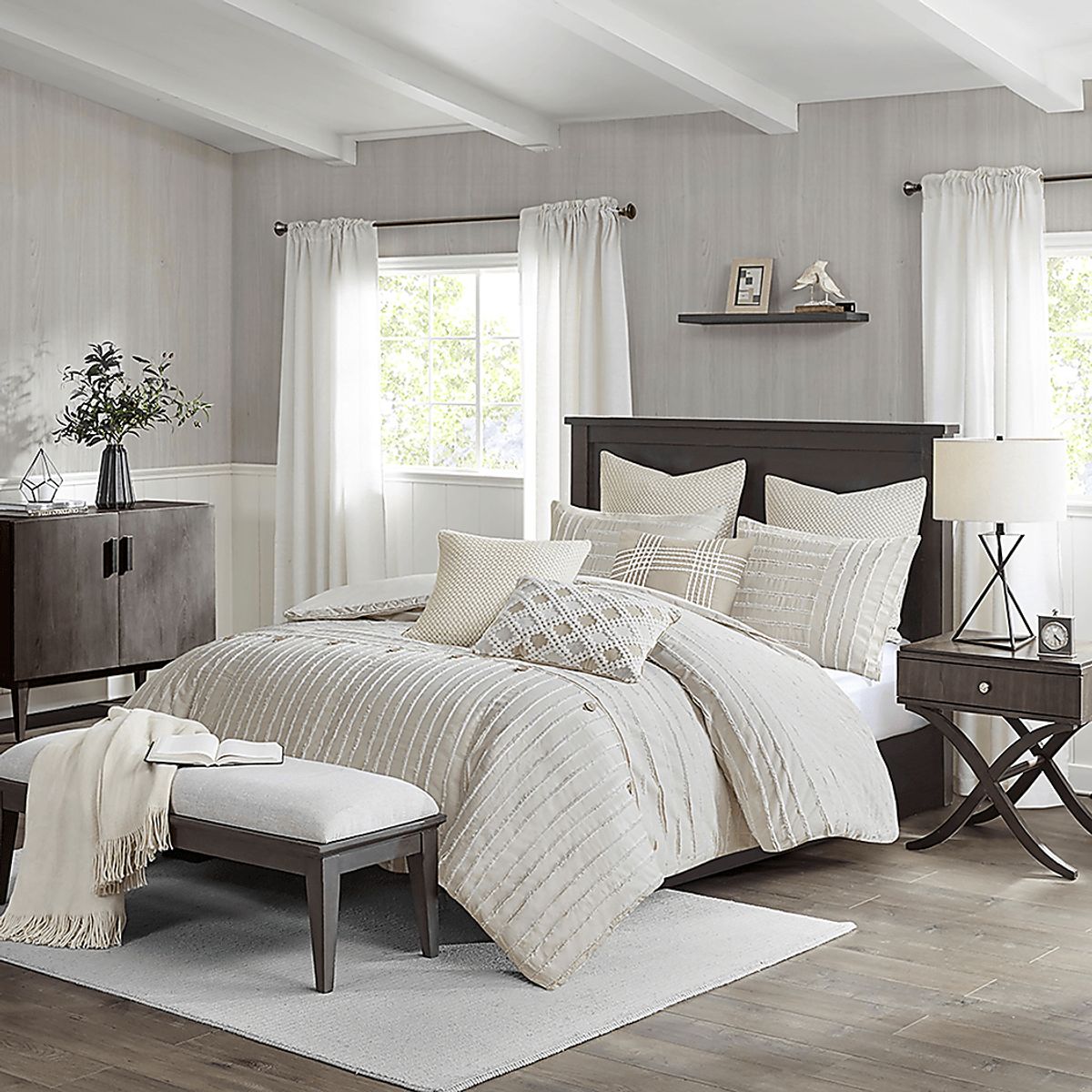 Jennix Ivory Beige King Comforter Set | Rooms to Go