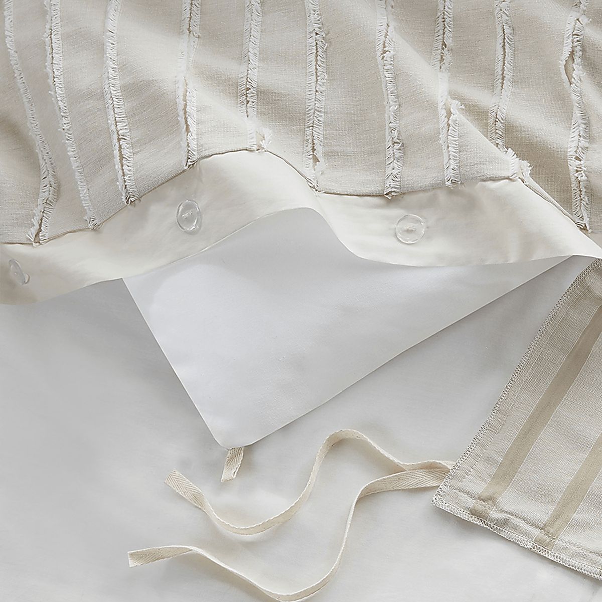 Jennix Ivory Beige Queen Comforter Set | Rooms to Go