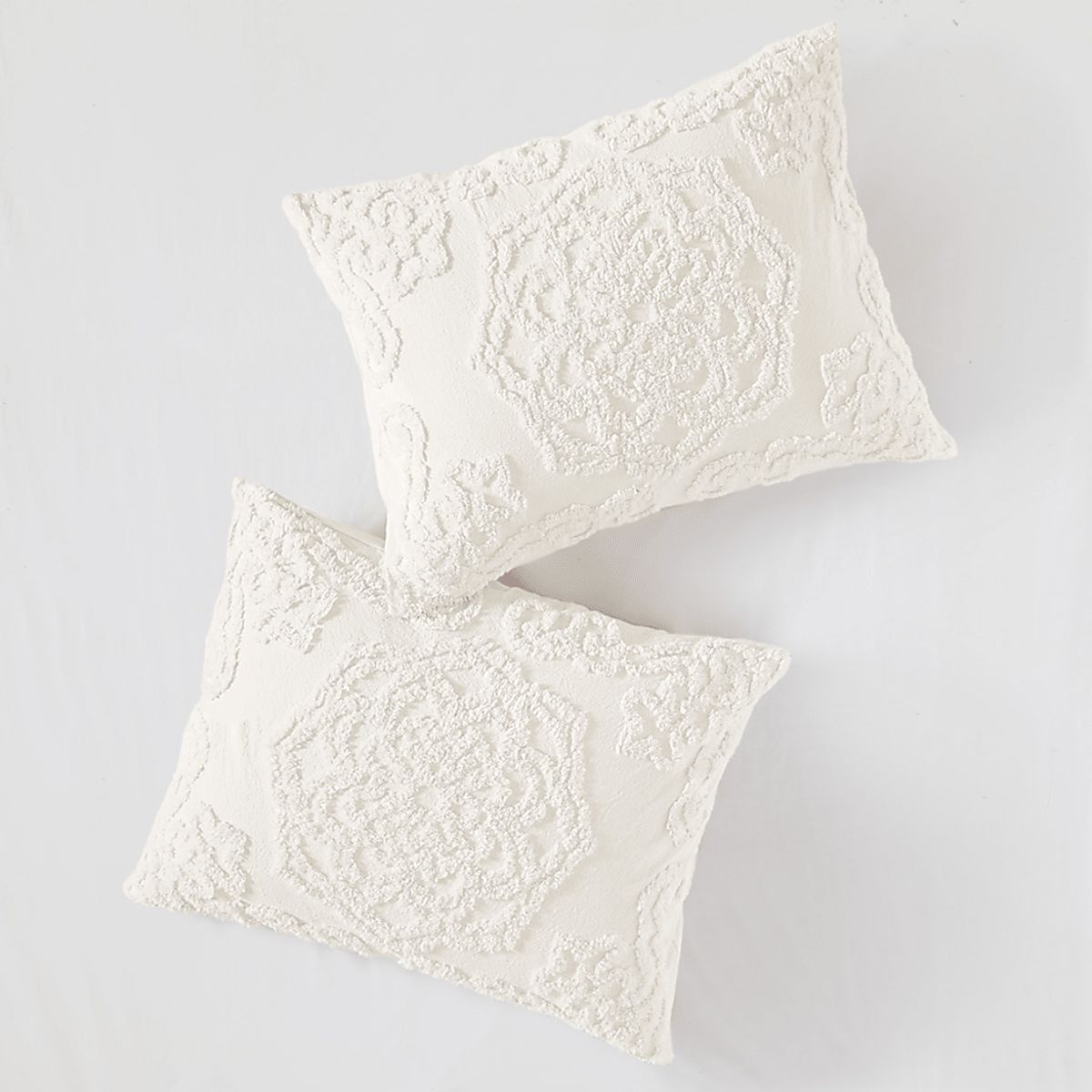 Kerlee White Cotton Fabric 3 Pc Full/Queen Coverlet Set | Rooms to Go