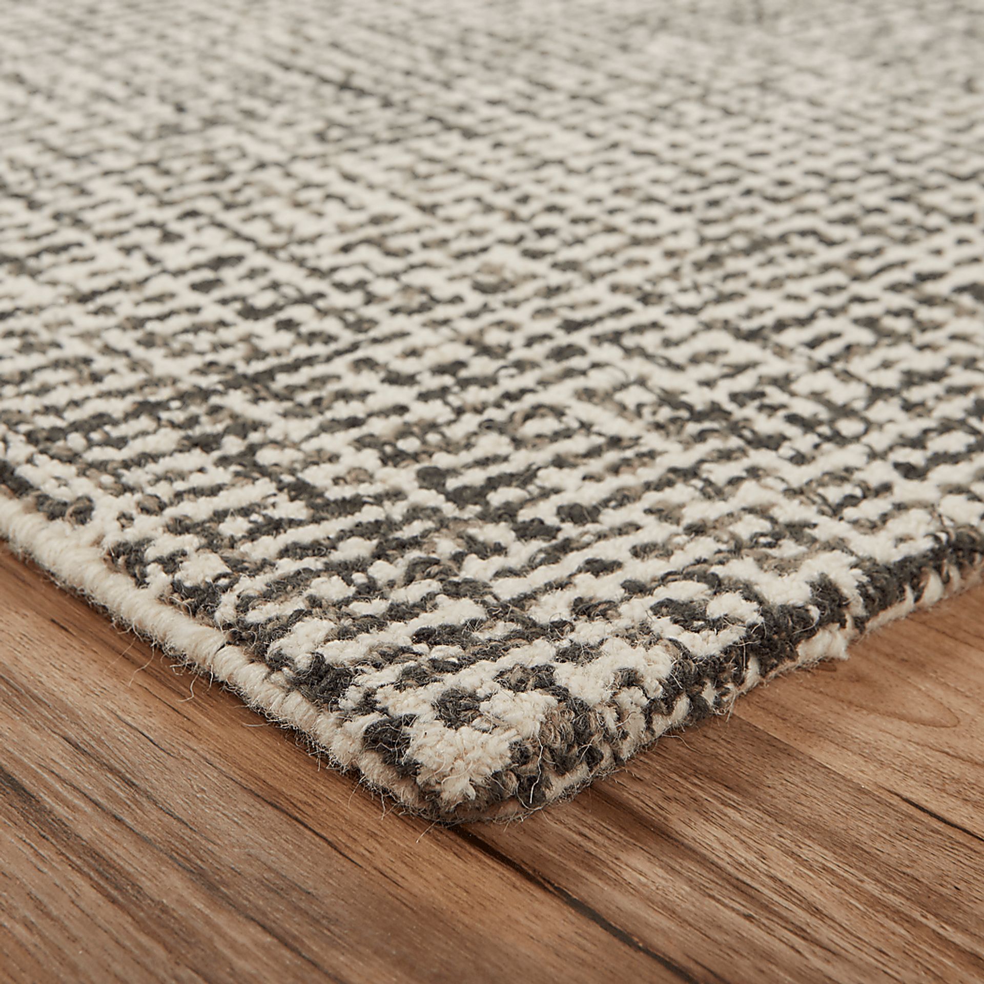 Khamari Gray Rug | Rooms to Go
