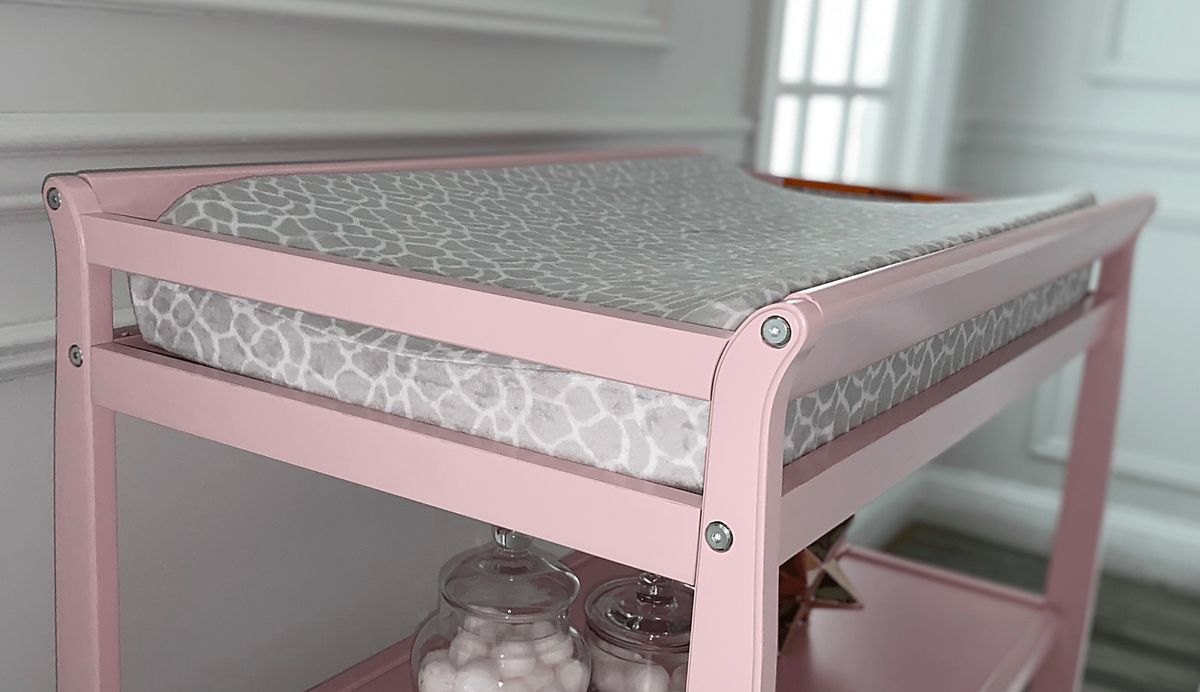 Alvoro Pink Colors Crib | Rooms to Go