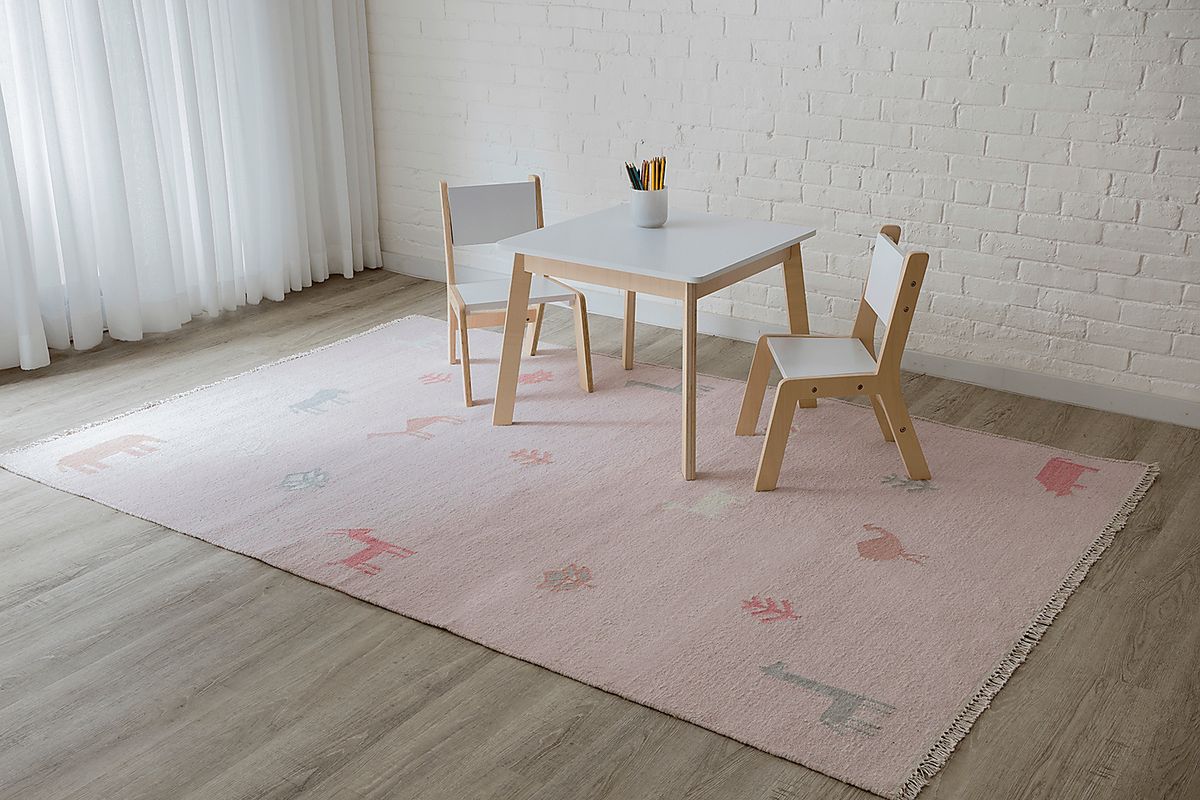 Busy Meadow Pink Rug | Rooms to Go